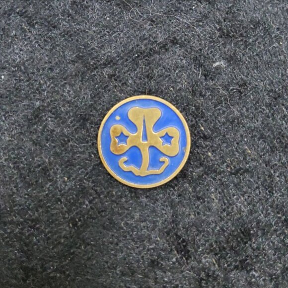 Girl Scouts | Jewelry | Vintage Girl Scouts World Association Shamrock ...